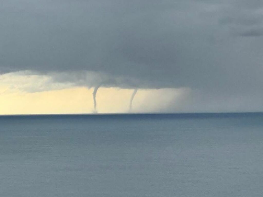 Maltempo Liguria, due trombe marine al largo di Pieve Ligure